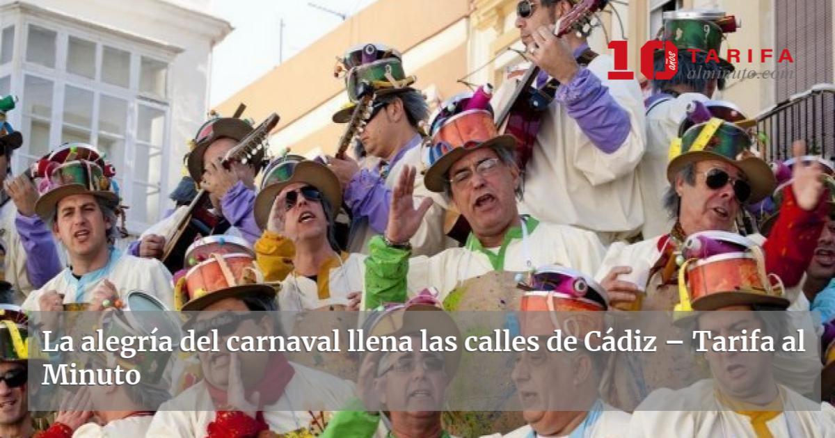 La alegría del carnaval llena las calles de Cádiz